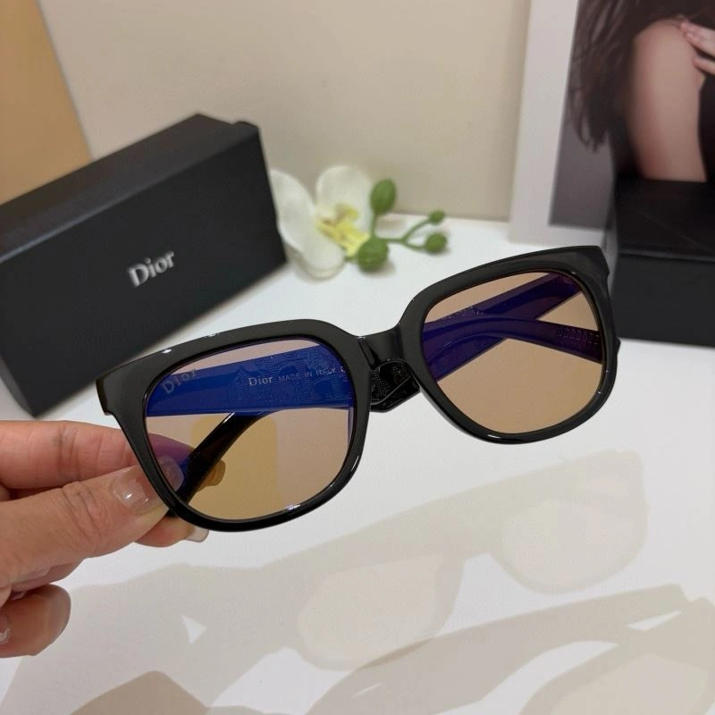 Indistinguishable Christian Dior Sunglasses