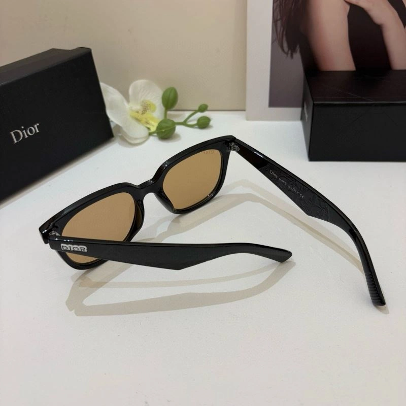 Indistinguishable Christian Dior Sunglasses
