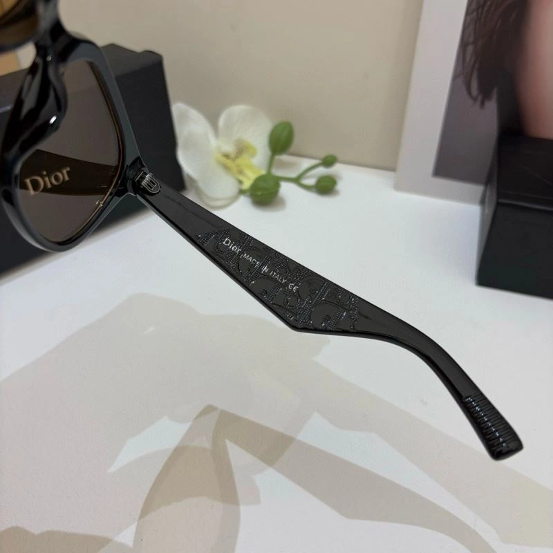 Indistinguishable Christian Dior Sunglasses