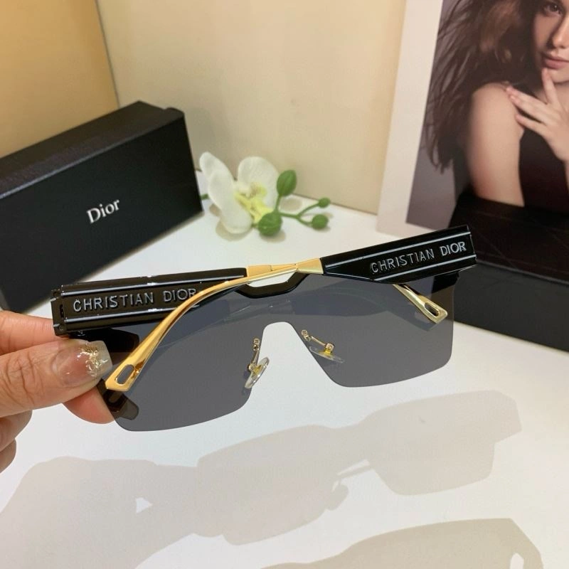 Top mirror Christian Dior Sunglasses