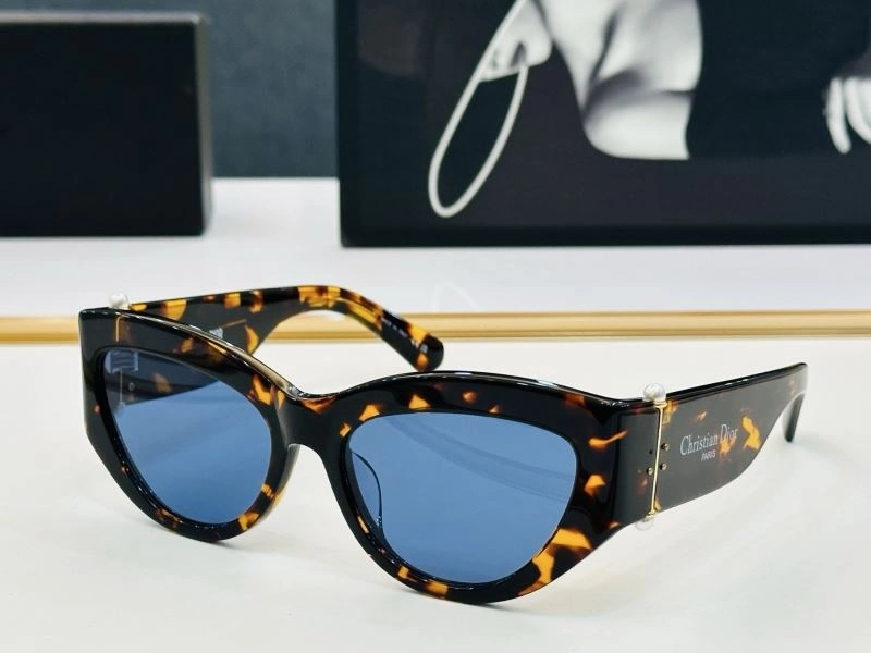 High fidelity Christian Dior Sunglasses
