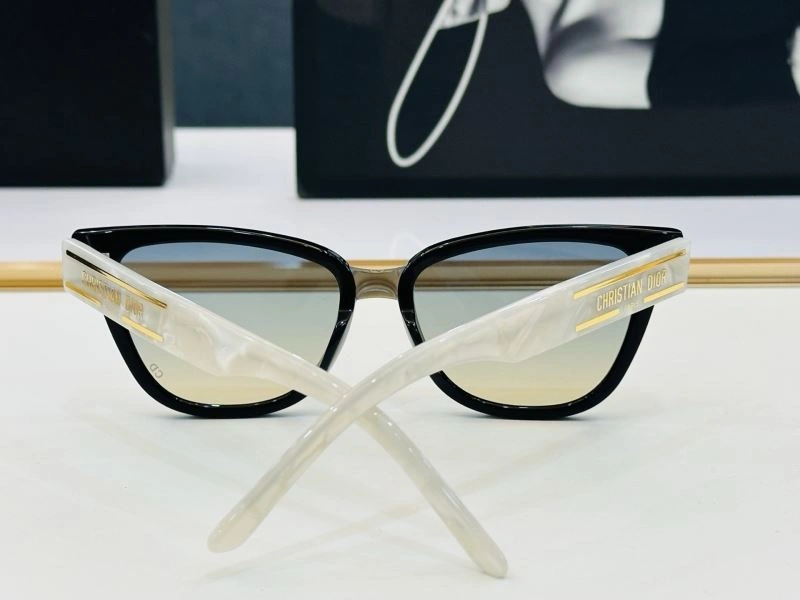 Top mirror Christian Dior Sunglasses