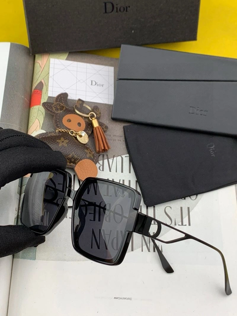 Low-cost Christian Dior Sunglasses