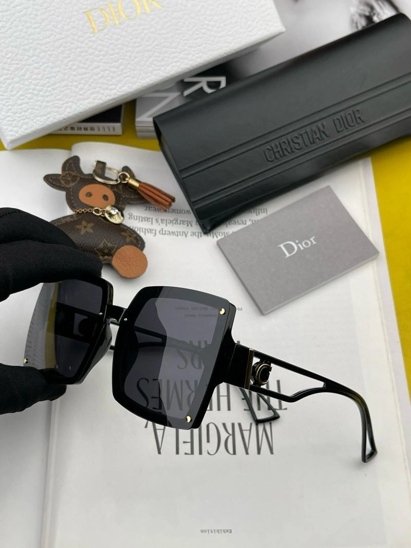 Exact replica Christian Dior Sunglasses