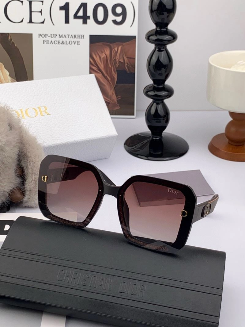 Accurate model Christian Dior Sunglasses