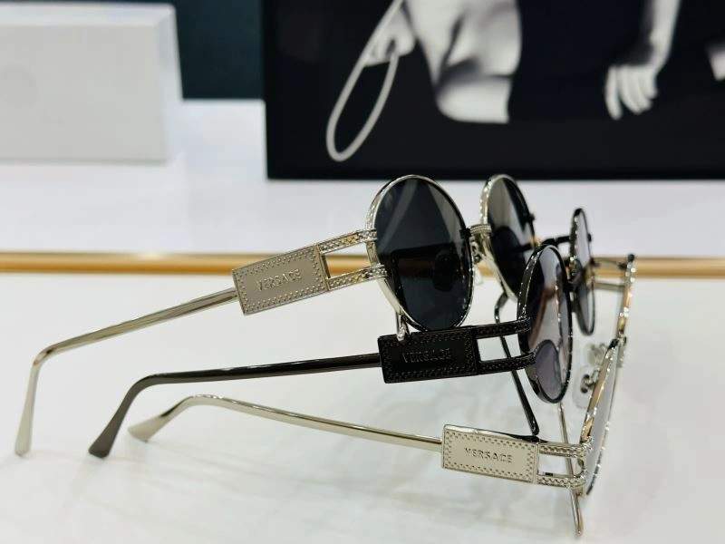 Reasonably priced Christian Dior Sunglasses