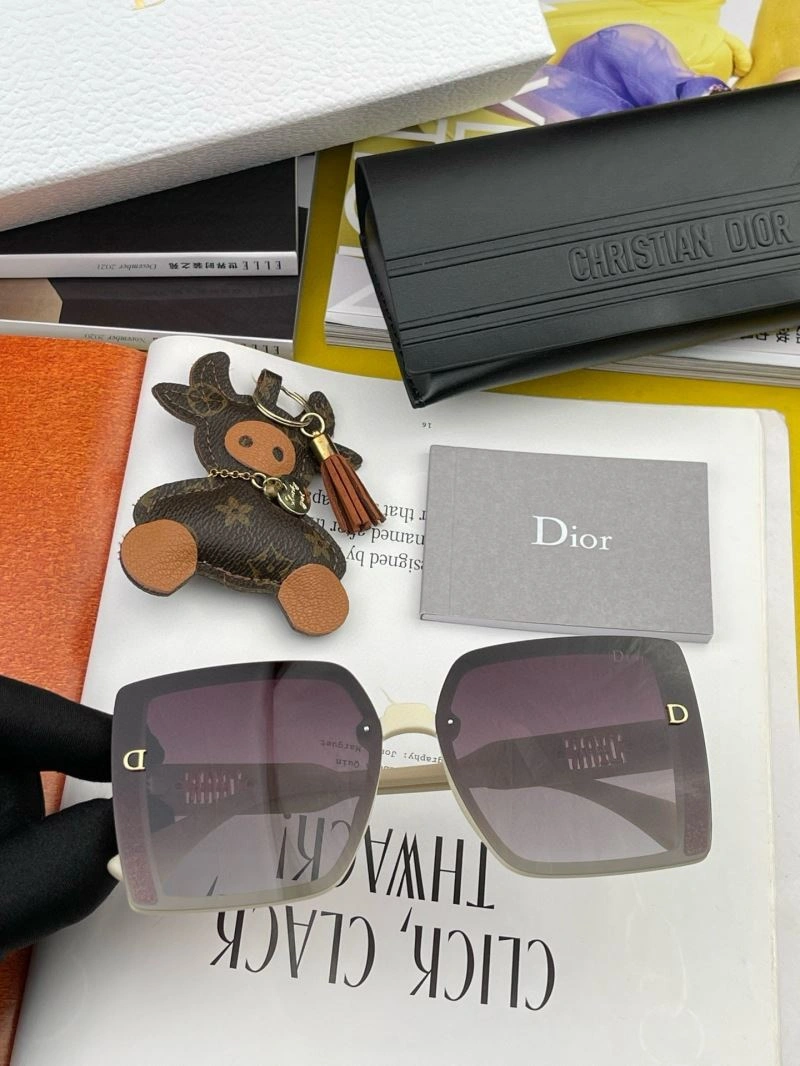 Mirror quality Christian Dior Sunglasses