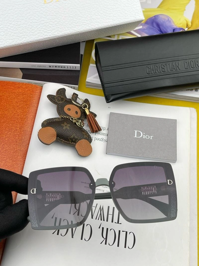 Mirror quality Christian Dior Sunglasses