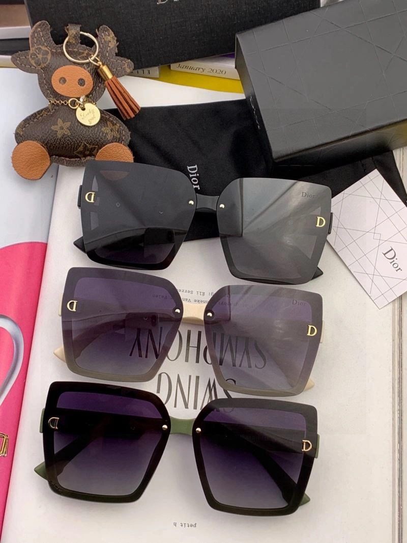 Accurate model Christian Dior Sunglasses