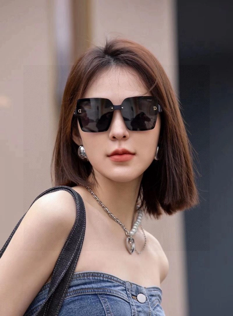 Accurate model Christian Dior Sunglasses