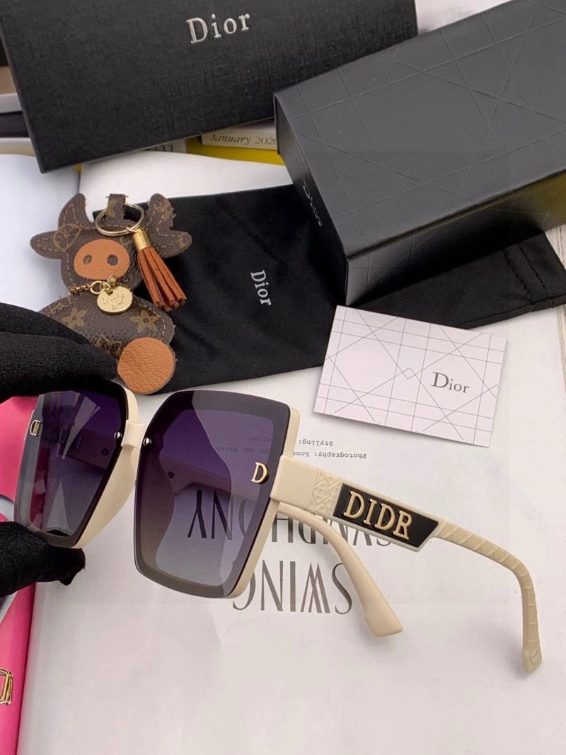 Accurate model Christian Dior Sunglasses