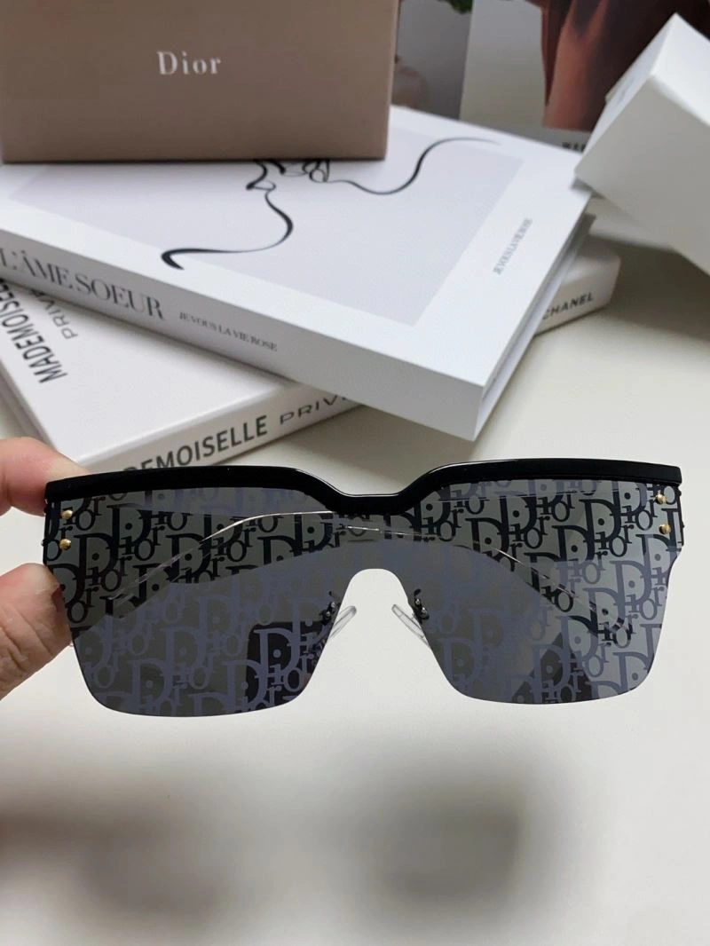 Accurate model Christian Dior Sunglasses