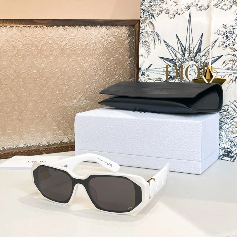 Accurate model Christian Dior Sunglasses