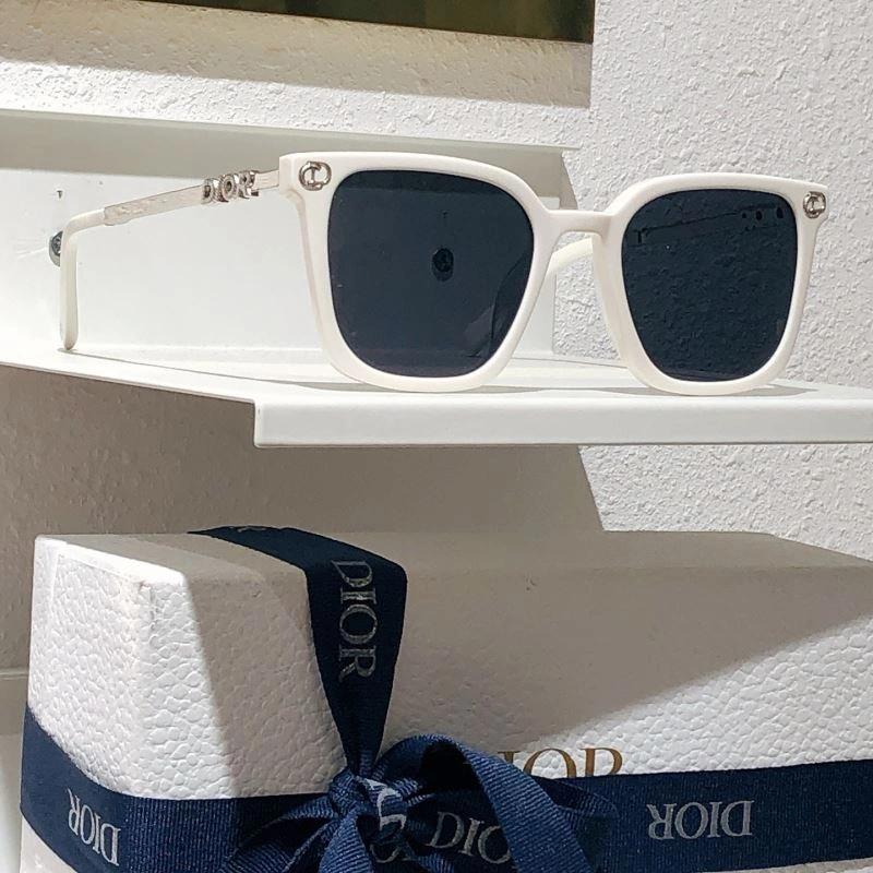 Top mirror Christian Dior Sunglasses