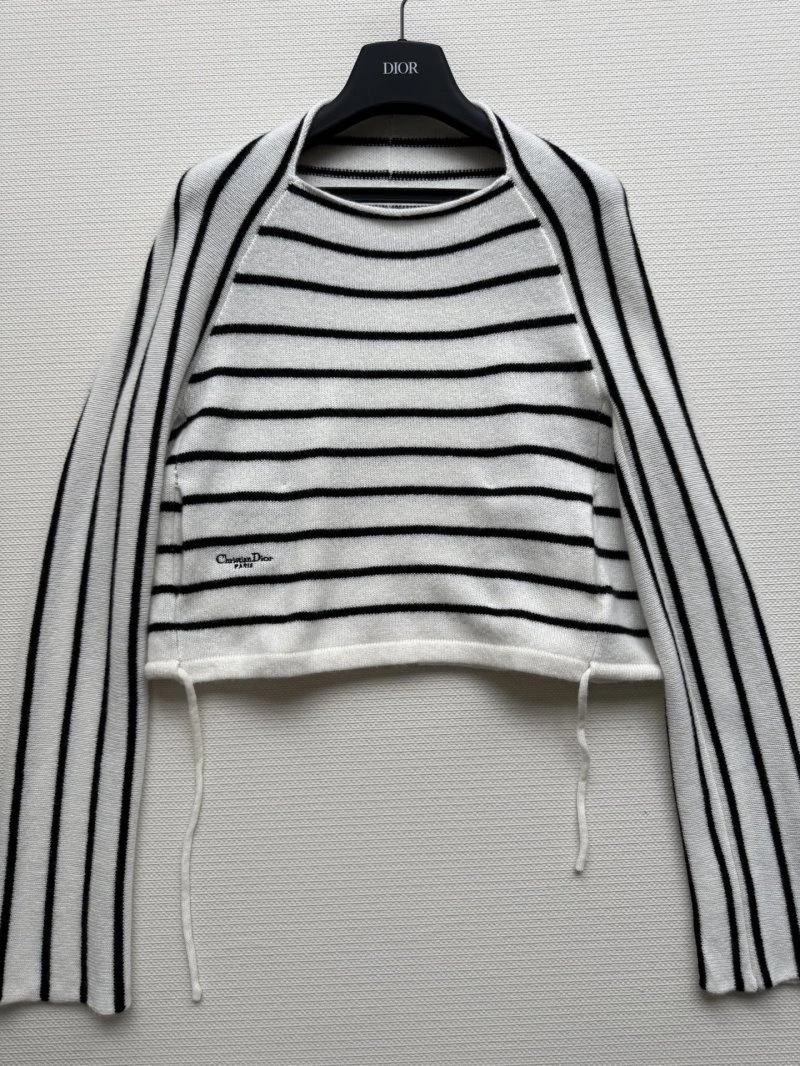 Bargain Christian Dior Sweaters