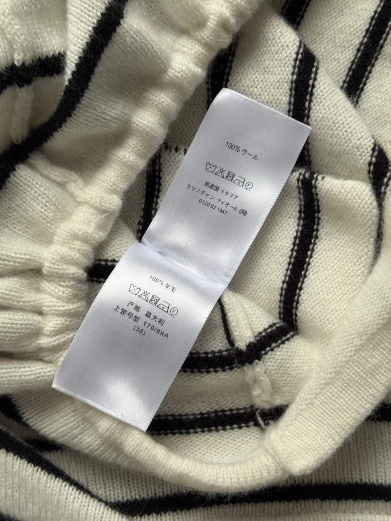 Bargain Christian Dior Sweaters