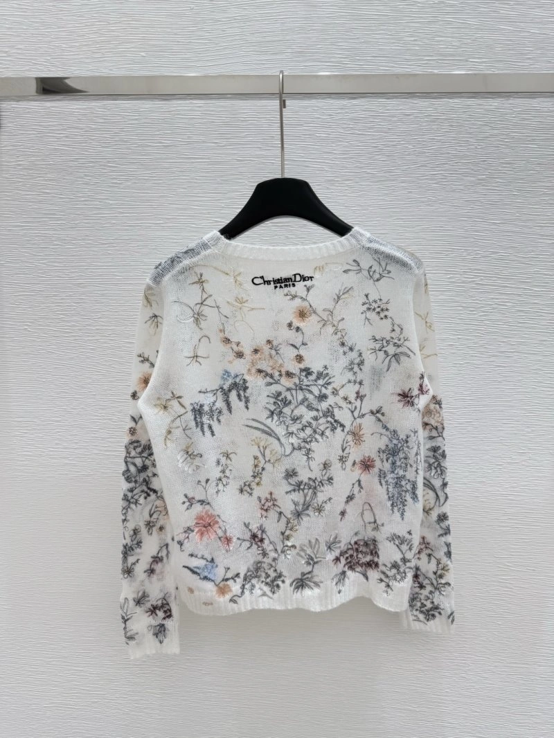 Accurate model Christian Dior Sweaters