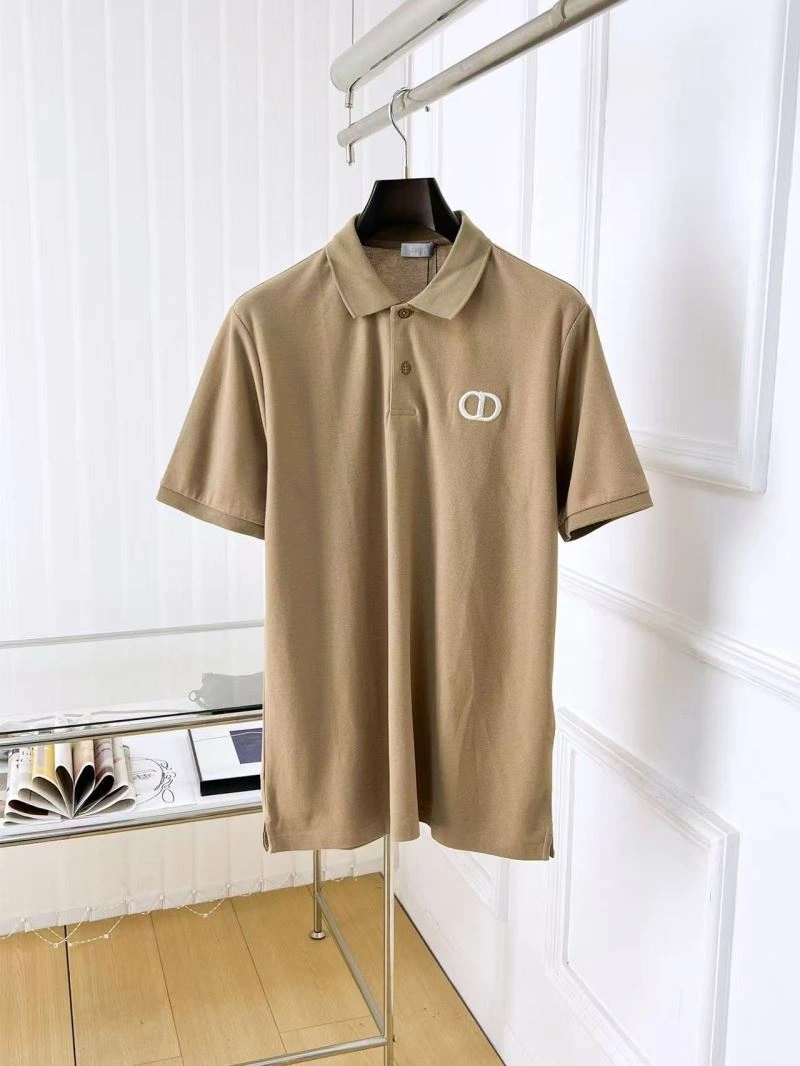 Accurate model Christian Dior T-Shirts