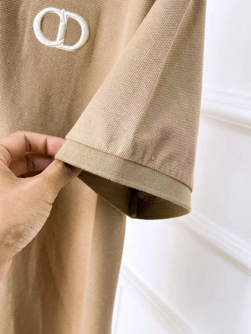 Accurate model Christian Dior T-Shirts