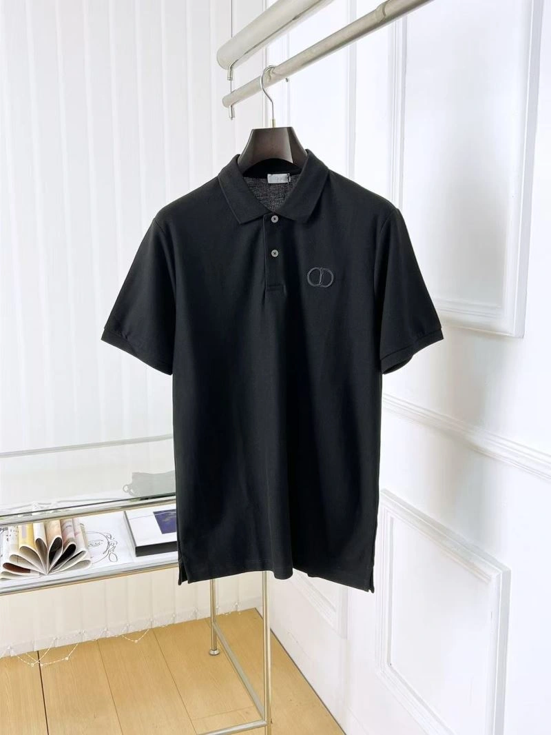 Accurate model Christian Dior T-Shirts
