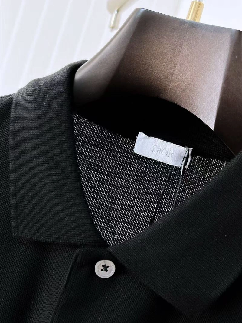 Accurate model Christian Dior T-Shirts