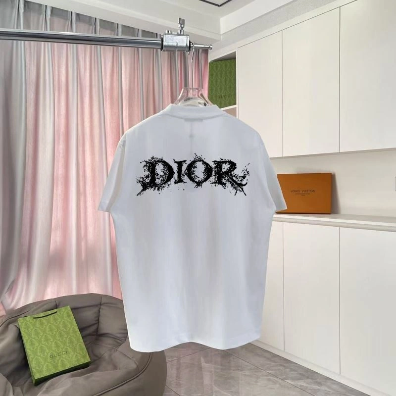 Accurate model Christian Dior T-Shirts