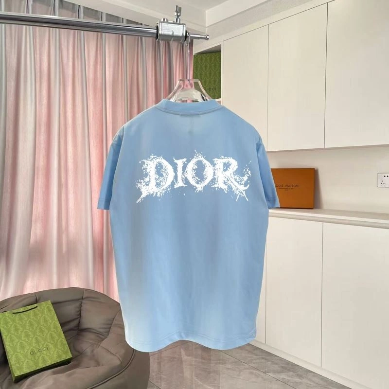 Accurate model Christian Dior T-Shirts