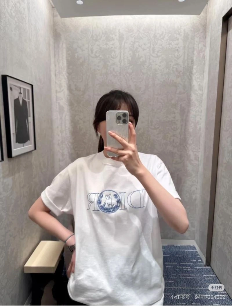 Low-cost Christian Dior T-Shirts