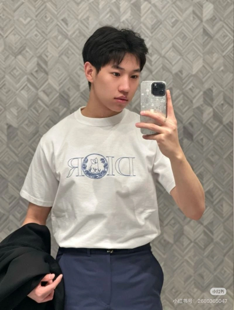 Low-cost Christian Dior T-Shirts