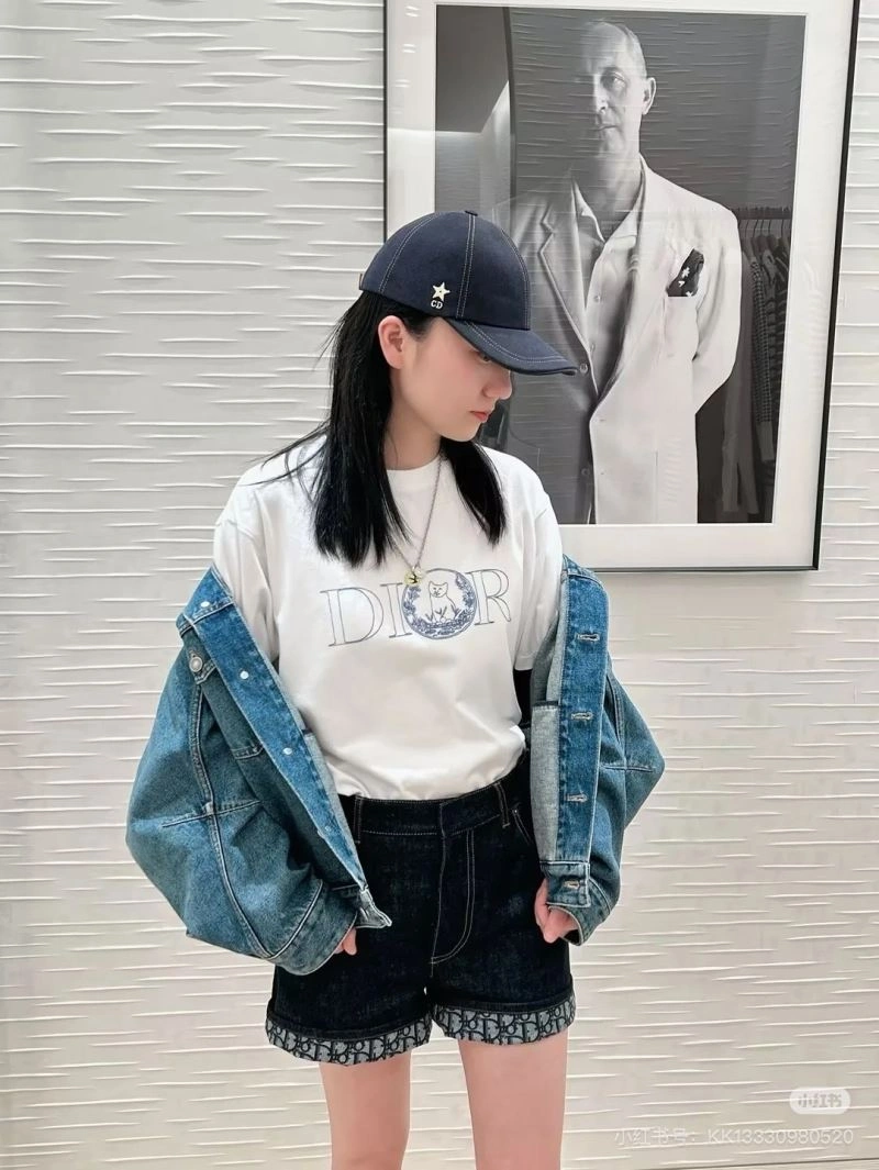 Low-cost Christian Dior T-Shirts