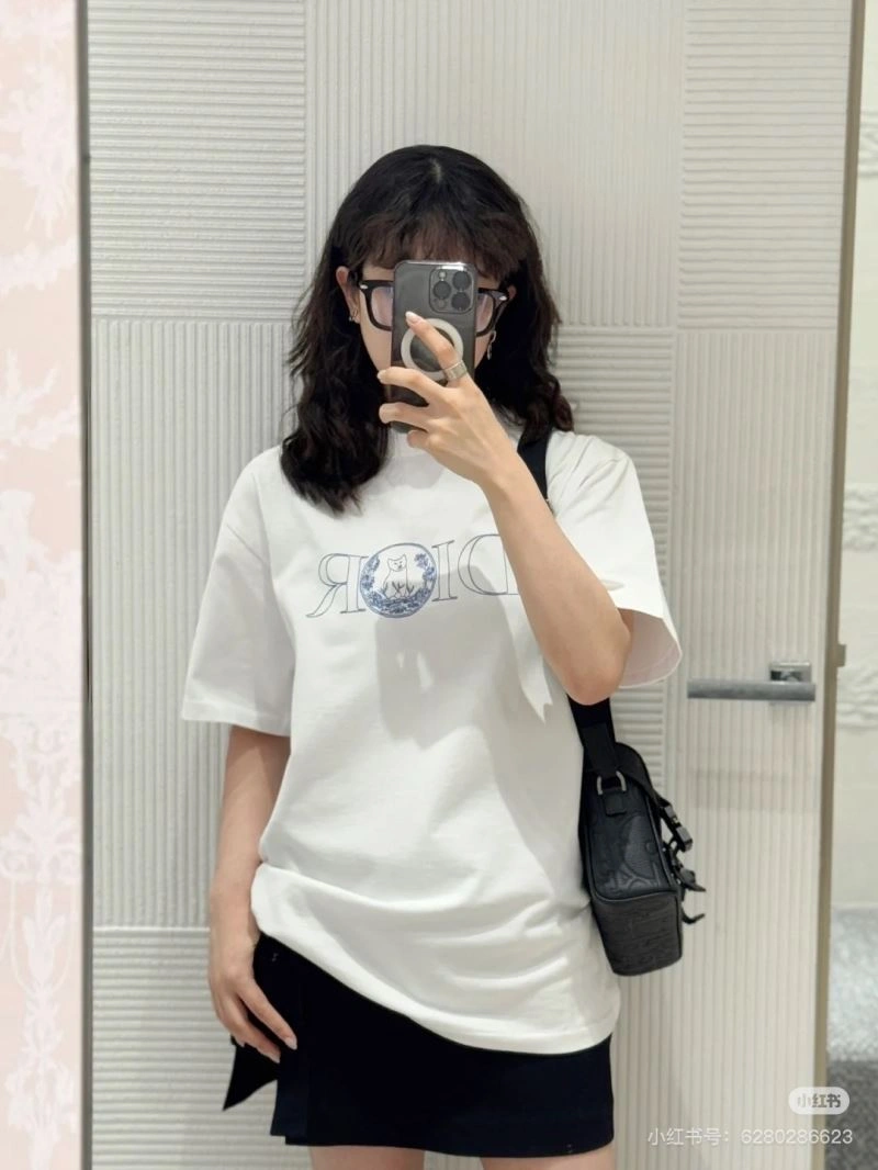 Low-cost Christian Dior T-Shirts