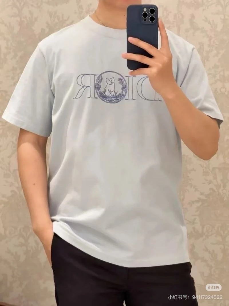 Low-cost Christian Dior T-Shirts