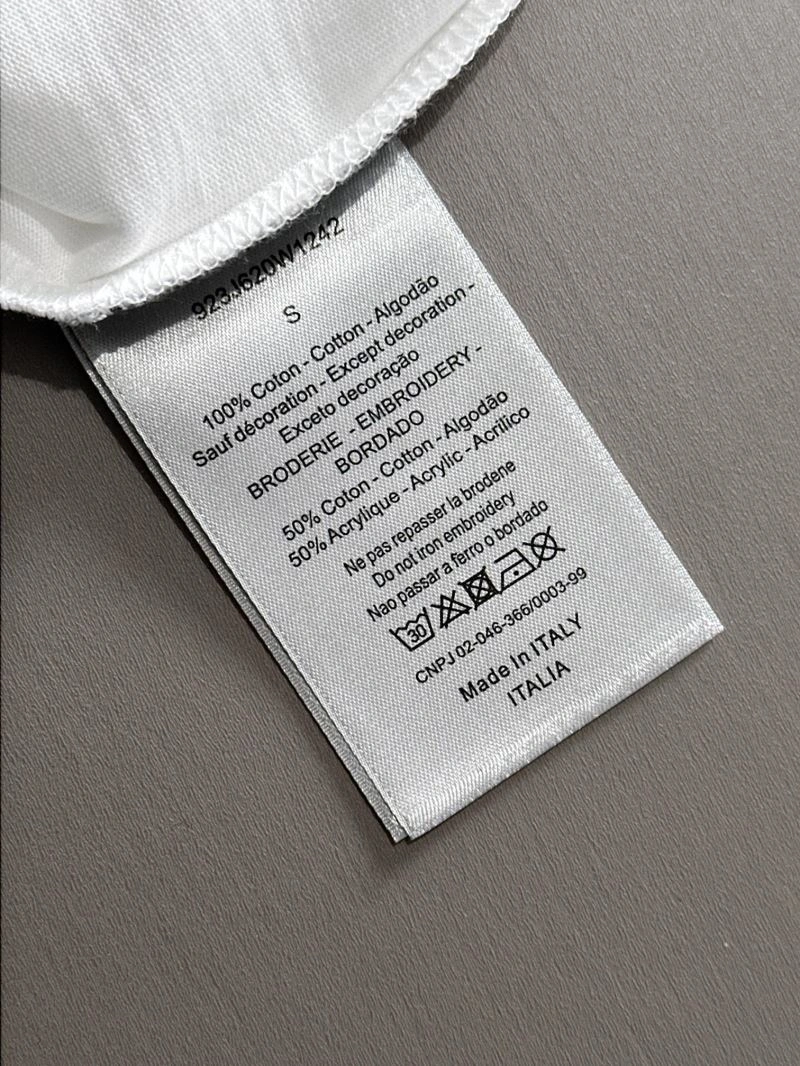 Accurate model Christian Dior T-Shirts