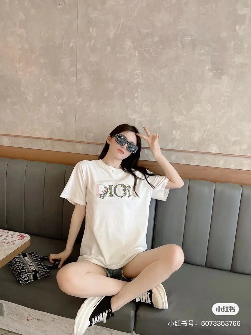 Low-cost Christian Dior T-Shirts