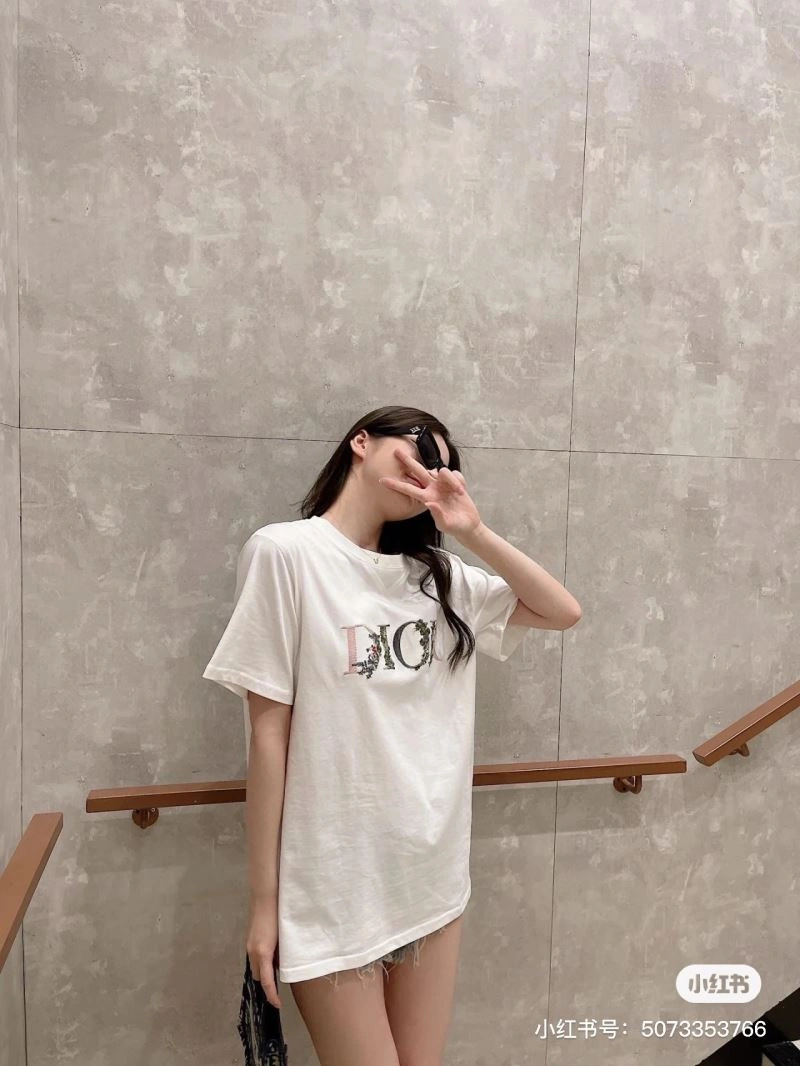 Low-cost Christian Dior T-Shirts