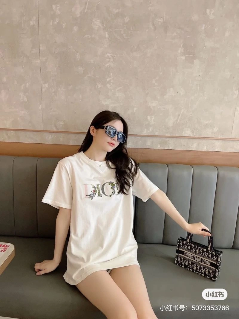 Low-cost Christian Dior T-Shirts