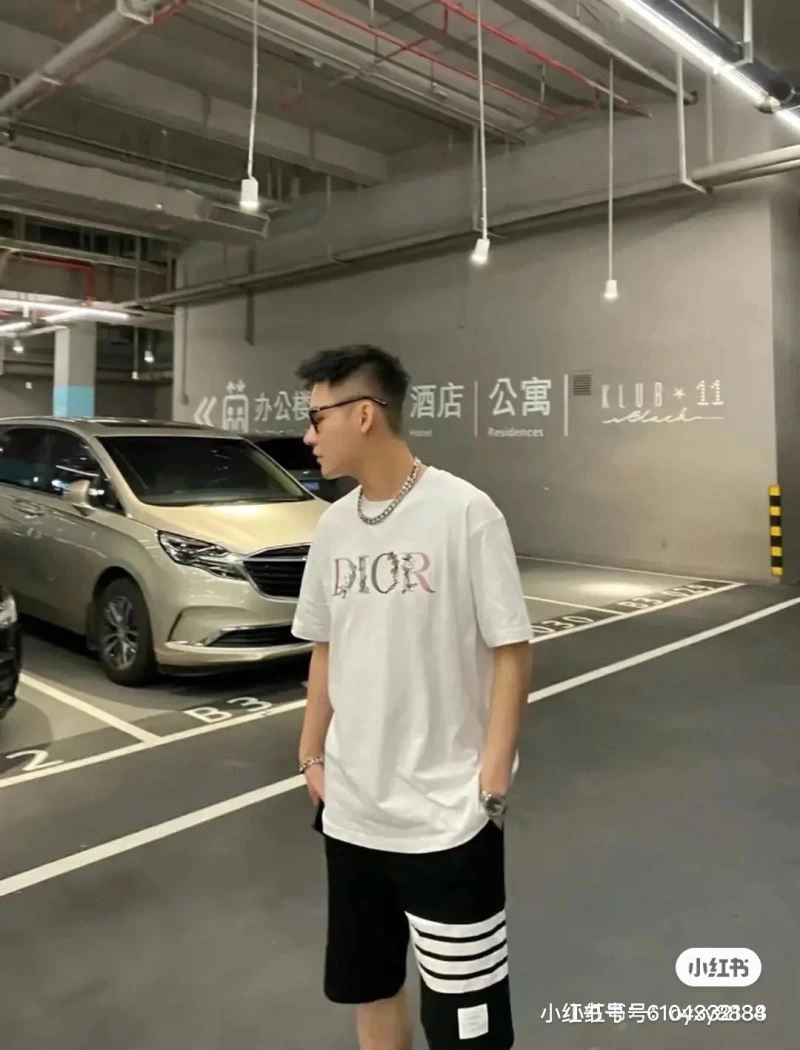 Low-cost Christian Dior T-Shirts