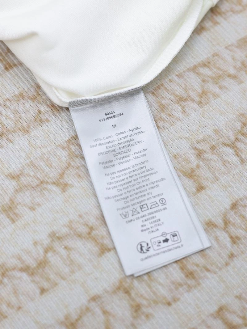 Accurate model Christian Dior T-Shirts