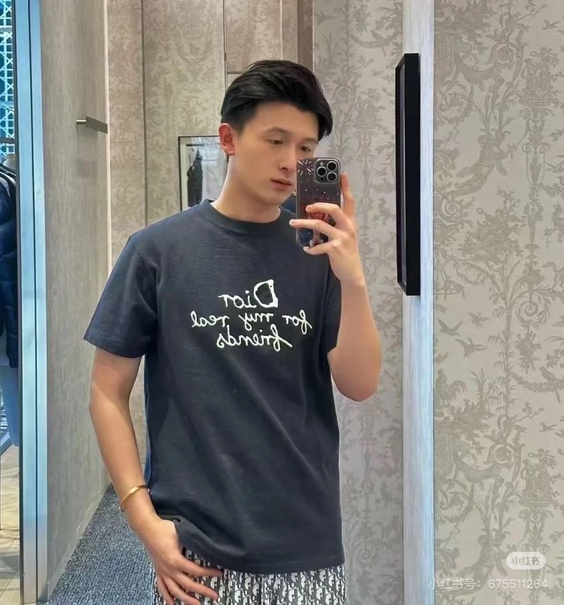 Low-cost Christian Dior T-Shirts