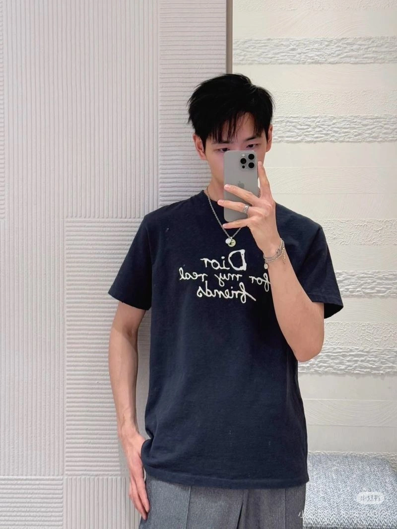 Low-cost Christian Dior T-Shirts