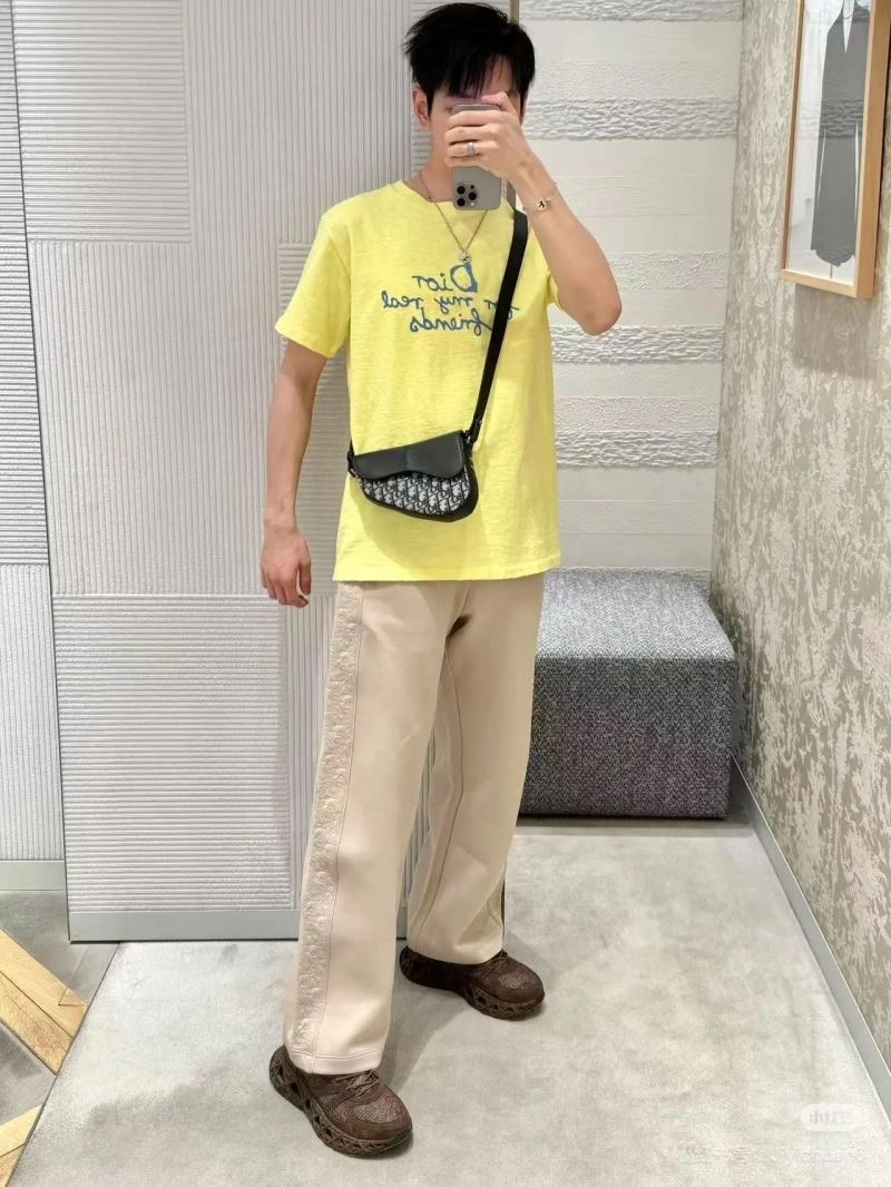 Low-cost Christian Dior T-Shirts