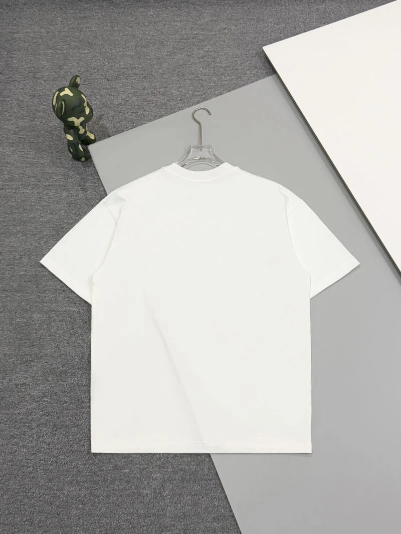 Accurate model Christian Dior T-Shirts