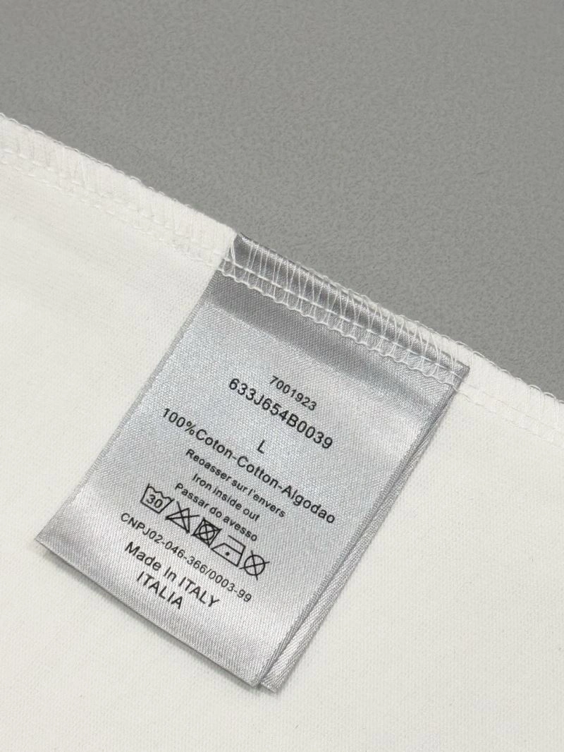 Accurate model Christian Dior T-Shirts