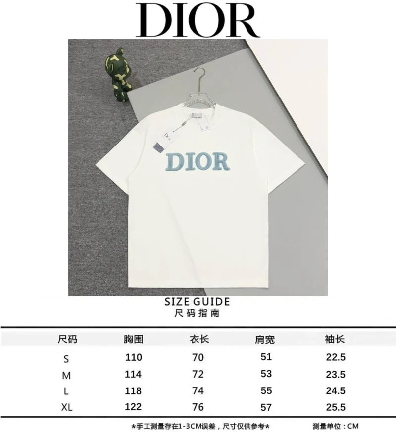 Accurate model Christian Dior T-Shirts