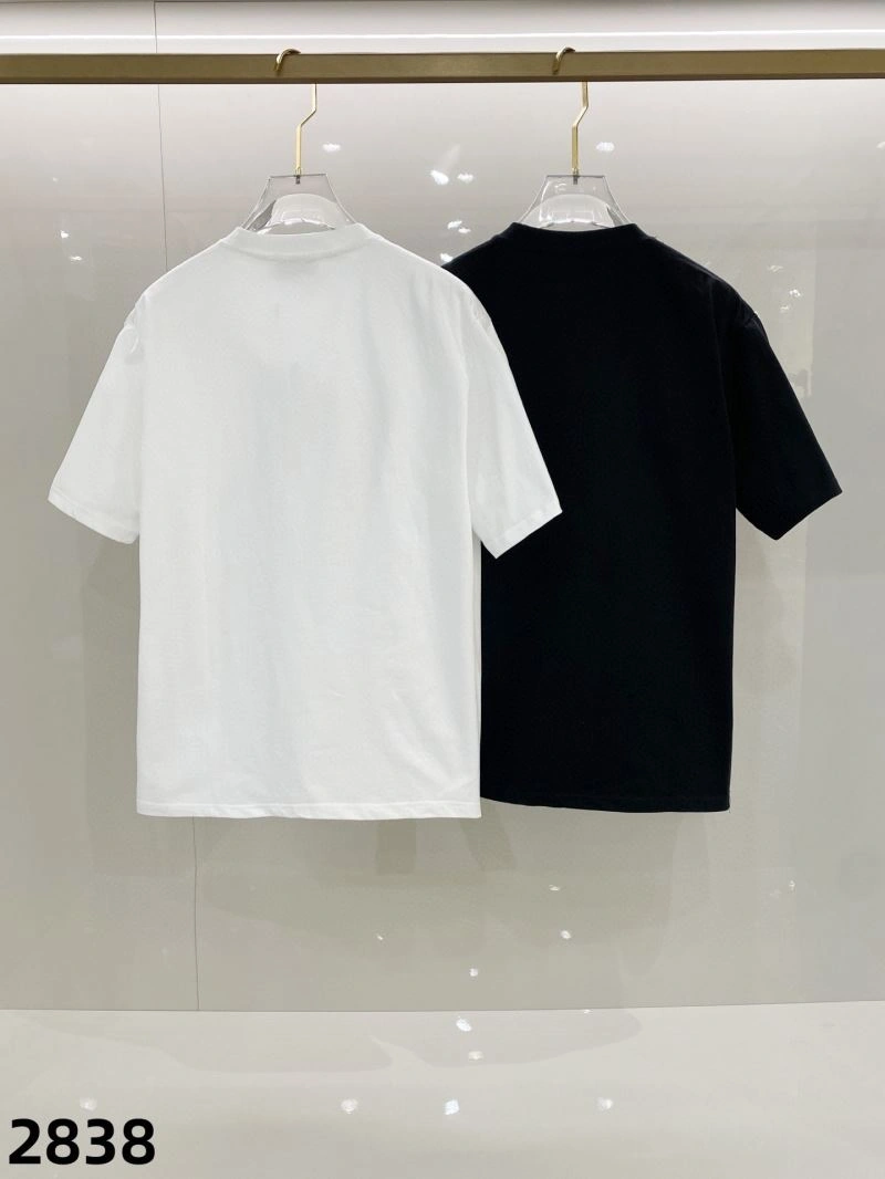 Accurate model Christian Dior T-Shirts