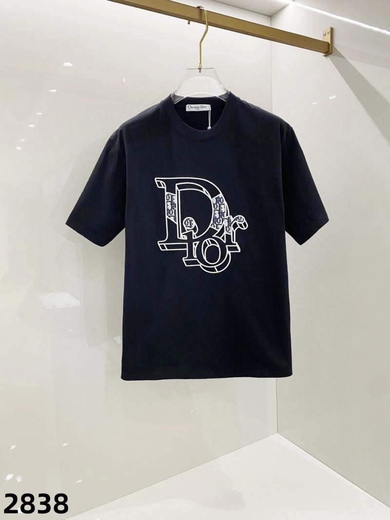 Accurate model Christian Dior T-Shirts