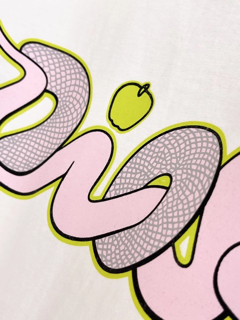 Accurate model Christian Dior T-Shirts