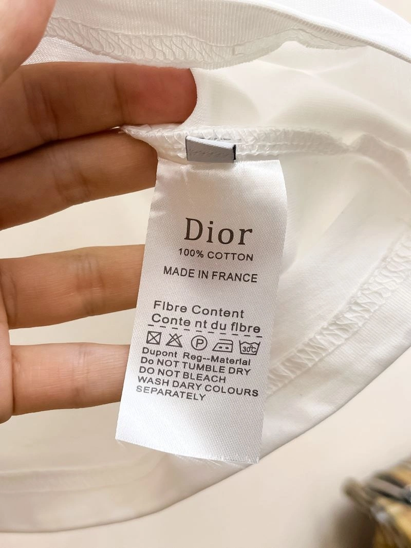 Accurate model Christian Dior T-Shirts