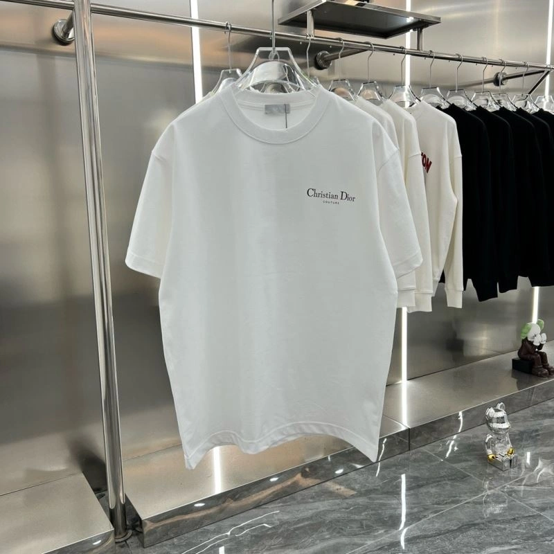 Accurate model Christian Dior T-Shirts