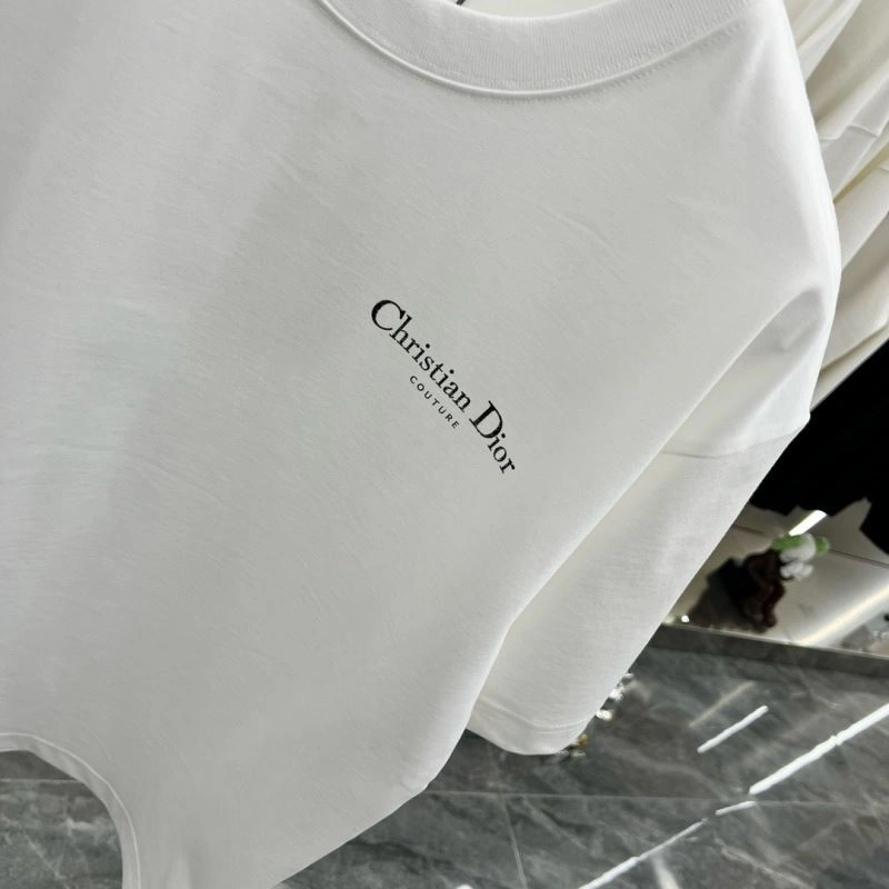 Accurate model Christian Dior T-Shirts